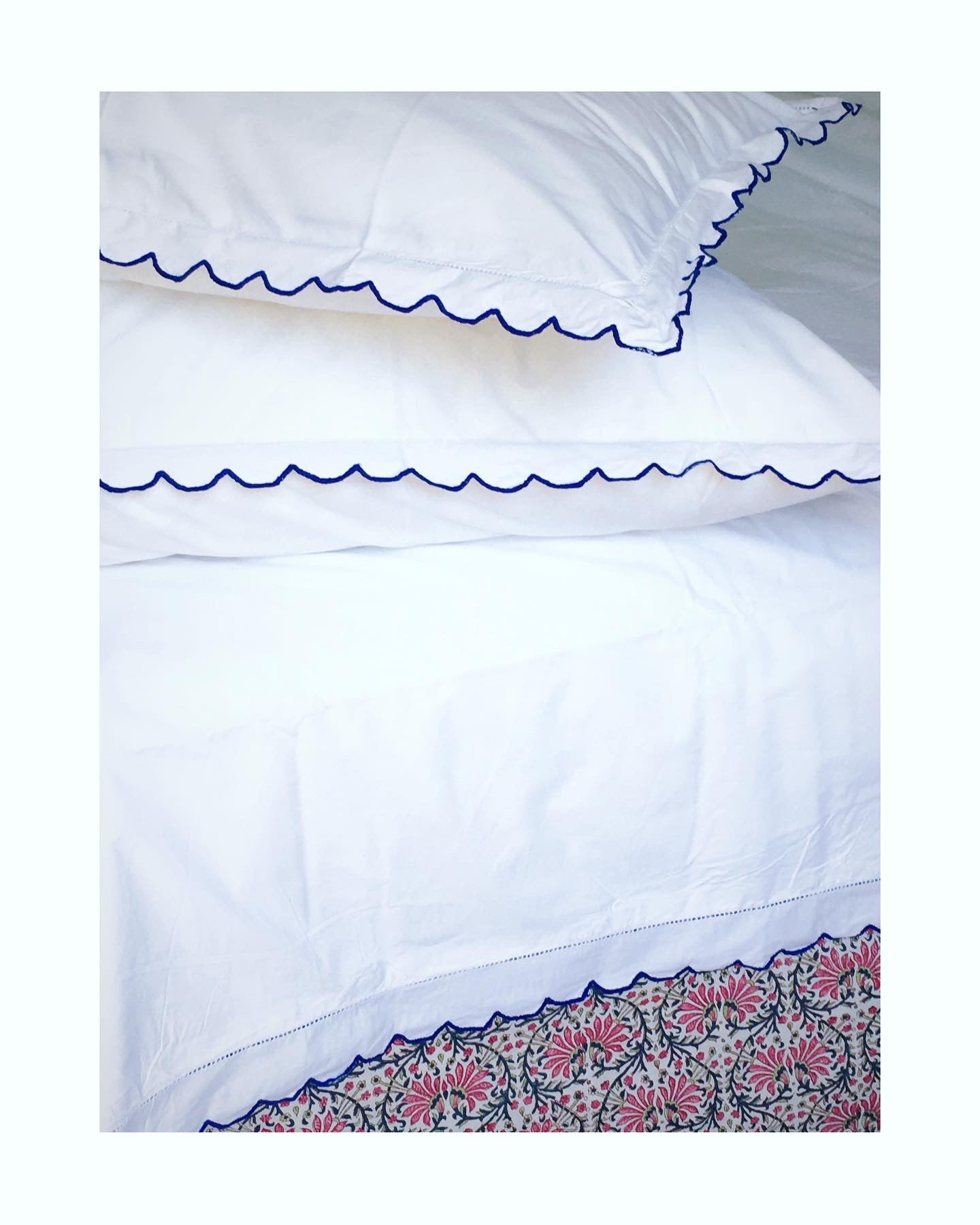 Scalloped Edged, Hand Embroidered Cotton Bed Linen Set - Pushpanjali